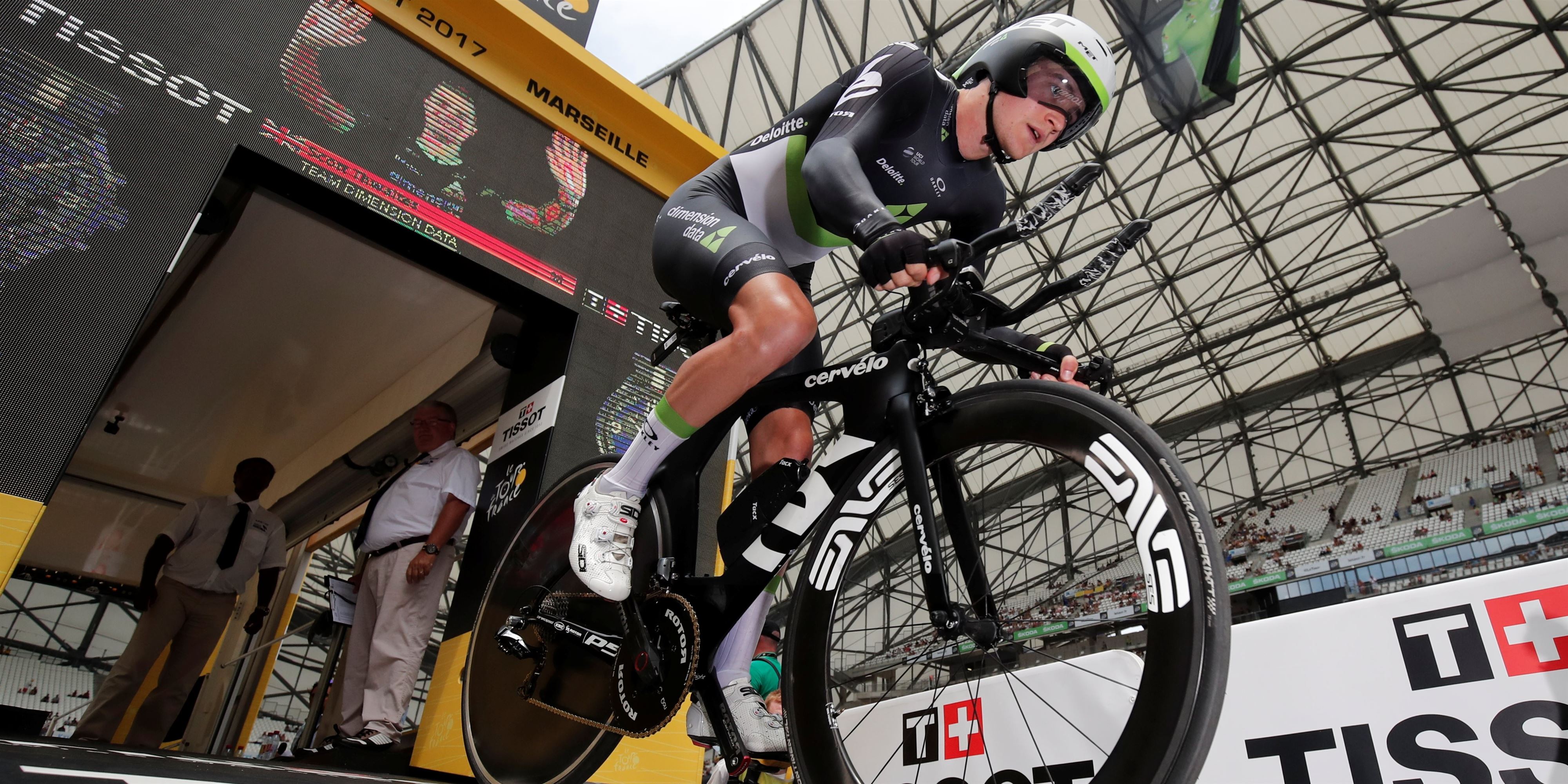 Britisk cykelrytter får alvorlige rygskader i træningsstyrt - Avisen.dk