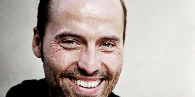 Kendt komiker hylder offentligt ansatte: Til grin I ikke får mere i løn ... Kendt komiker hylder offentligt ansatte: Til grin I ikke får mere i løn ...