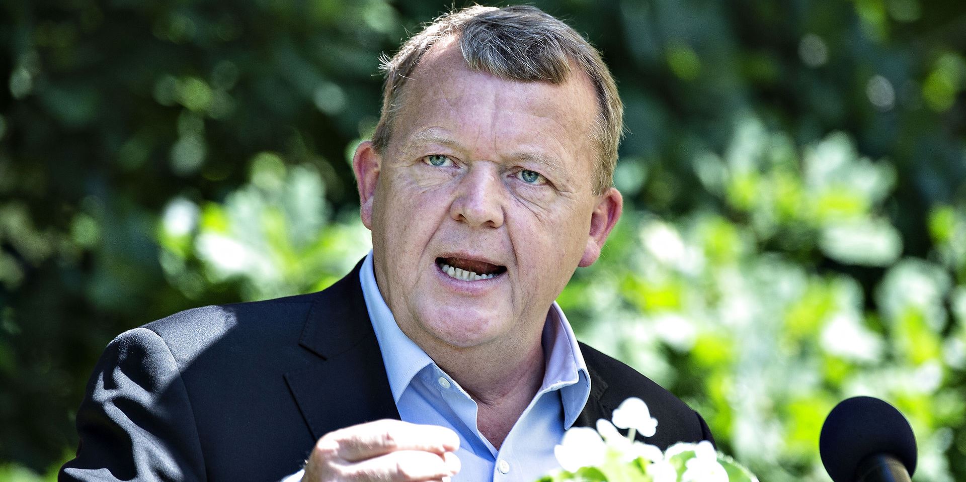 Kommunalt kunstværk skaber vrede: "Lars Løkke er død" - Avisen.dk