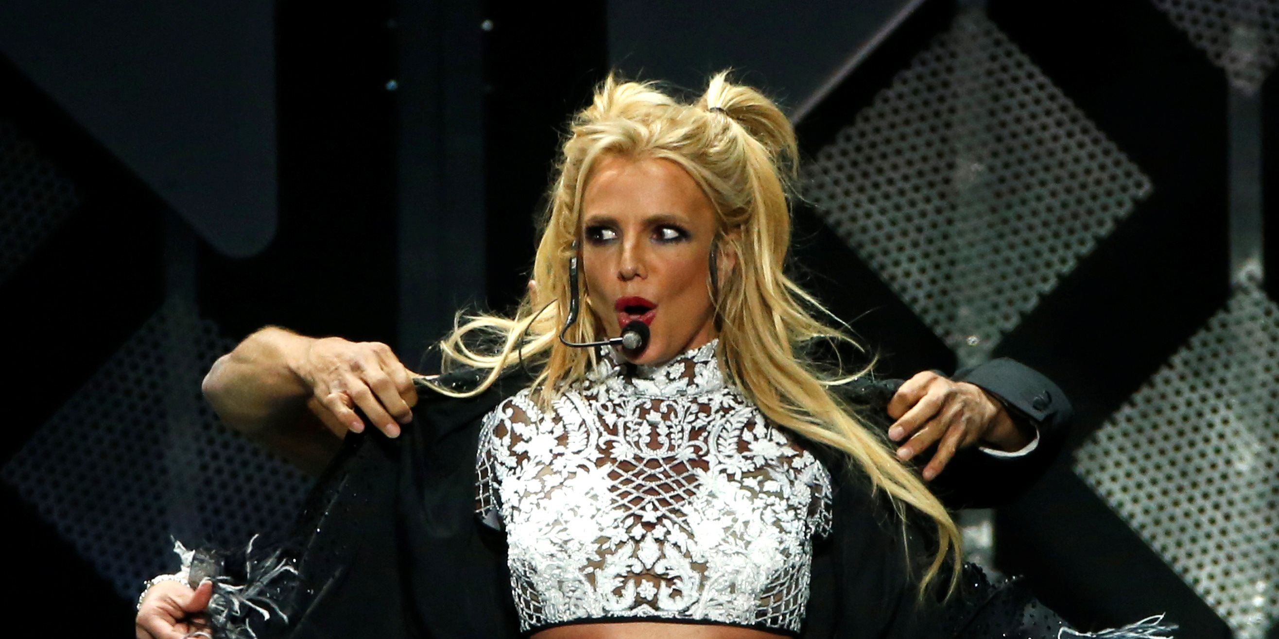 Britney Spears har taget mikrofonen i den anden hånd - Avisen.dk
