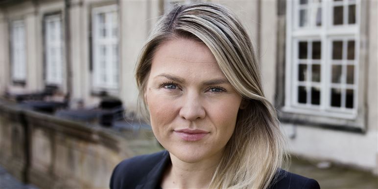 Rystet Laura Lindahl deler "hæsligt" mail-angreb - Avisen.dk