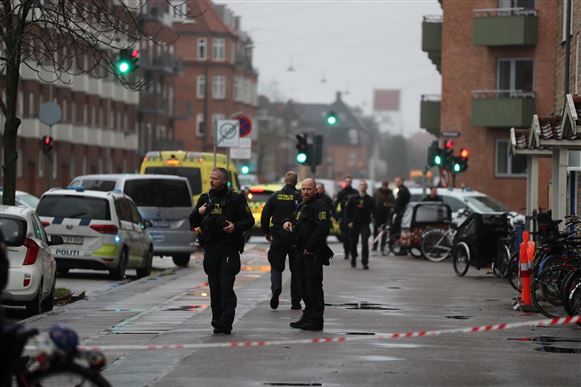 Knivstikker dræbt af politiet på Amager - Avisen.dk