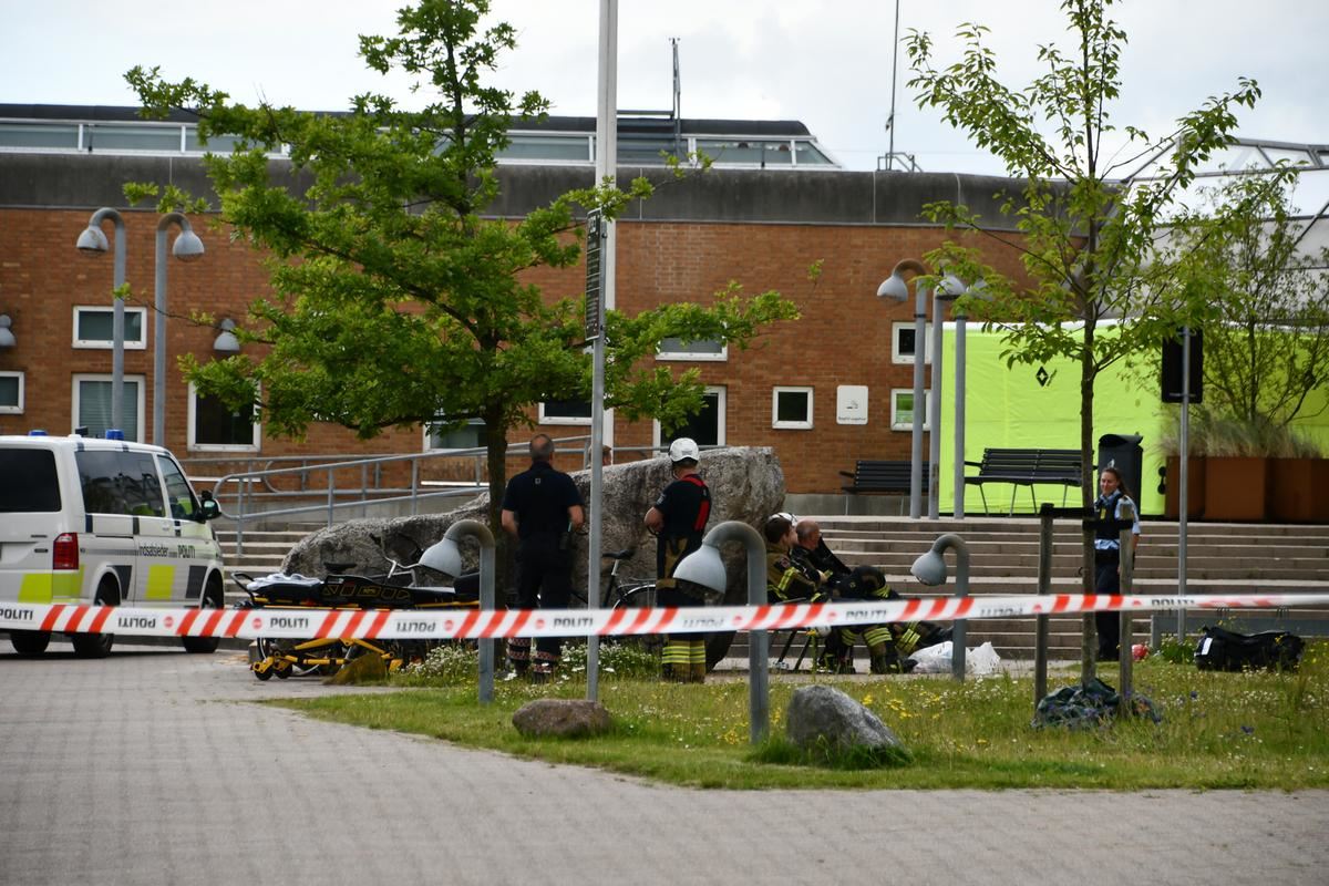 Ung mand pacificeret på sygehus - var isoleret med kniv og hammer - Avisen.dk