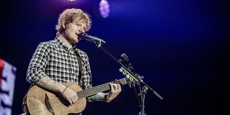 Verdensberømt sanger overrasker ung fan - Avisen.dk